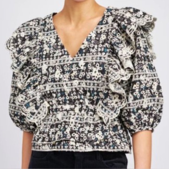 En Saison | Tops | En Saison Alexandra Black And White Floral Womens ...